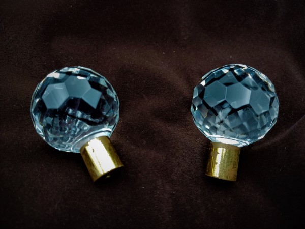 Chandelier crystal ball finial