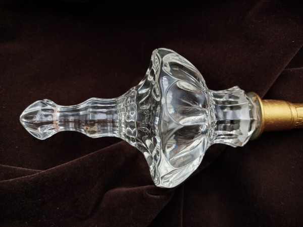 Chandelier glass bottom finial